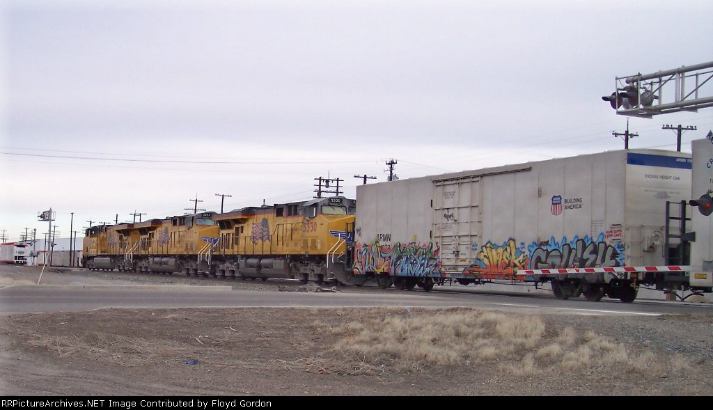 UP 5330 one of three AC45CCTE on all reefer freight (Z train) westbound